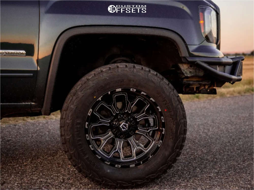 2018 GMC Sierra 1500 with 20x10 -19 TIS 560BM and 35/12.5R20 Predator ...