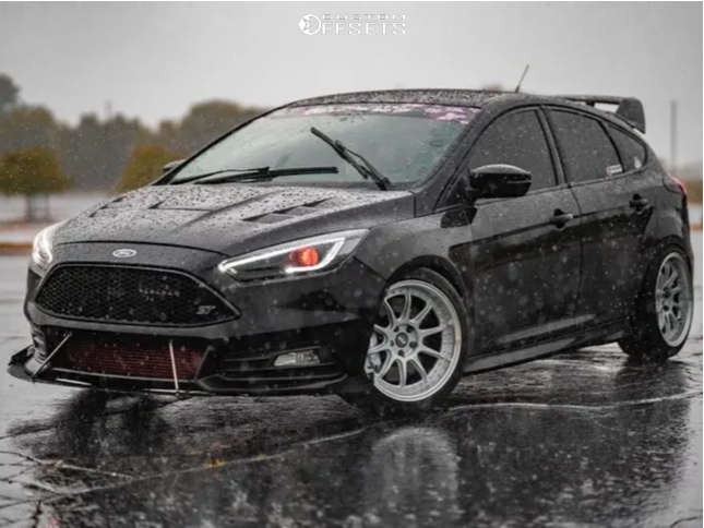 2017 Ford Focus with 18x9.5 35 ESR Cs12 and 245/35R18 Nitto Nt555 G2 ...