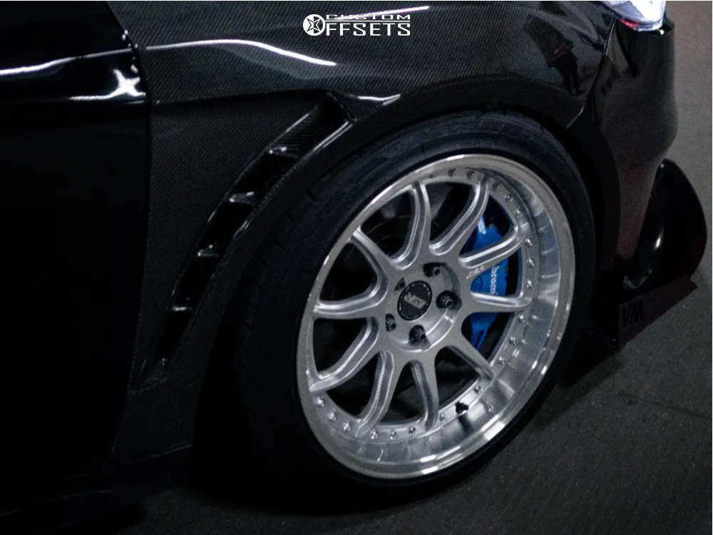 2017 Ford Focus with 18x9.5 35 ESR Cs12 and 245/35R18 Nitto Nt555 G2 ...