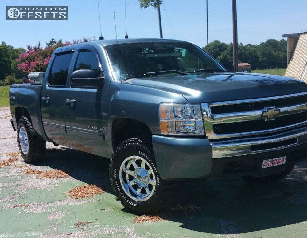 2009 Chevrolet Silverado 1500 with 17x9 -12 Fuel Maverick and 275/70R17 ...