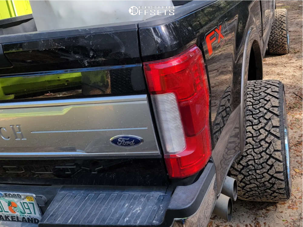 2019 Ford F-250 Super Duty with 26x14 -72 Tuff T2a and 35/15.5R26 Venom ...