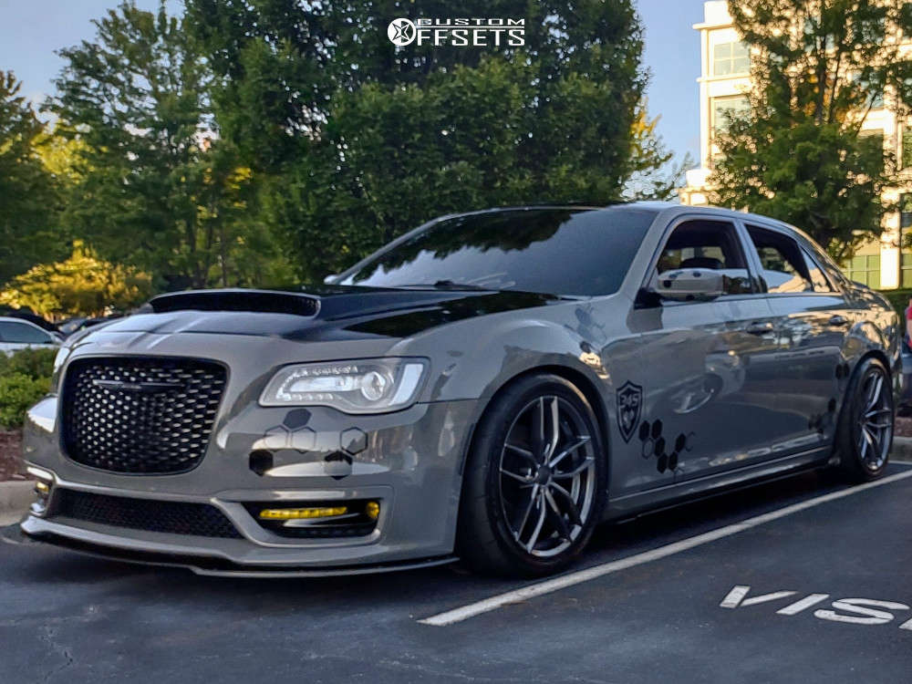 2017 Chrysler 300 with 20x9 18 Niche Vosso and 275/40R20 Firestone ...