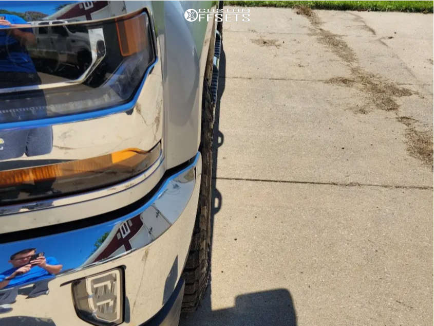 2018 Chevrolet Silverado 1500 with 18x9 19 Fuel Coupler and 285/65R18 ...