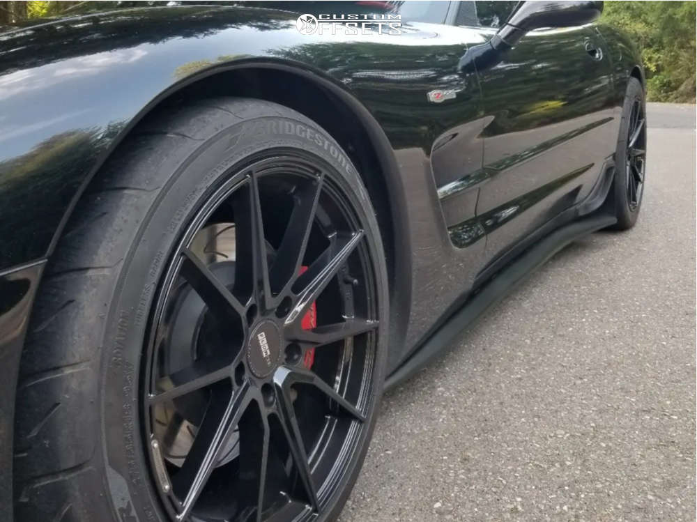 2004 Chevrolet Corvette with 18x10.5 54 Flow One Race Spec F4 and 275 ...