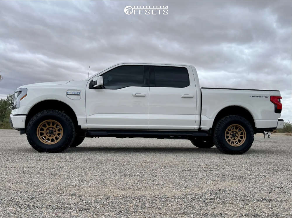 2022 Ford F-150 with 17x8.5 0 Method Mr703 and 285/75R17 BFGoodrich All ...