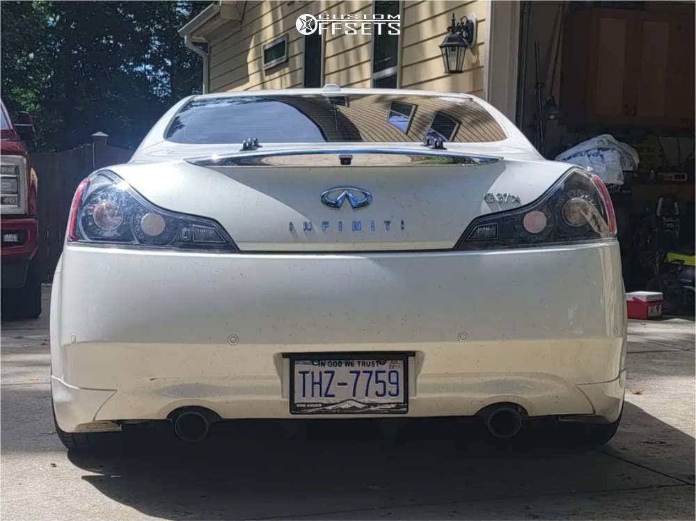 2010 INFINITI G37 with 18x9.5 35 AVID1 Av6 and 235/45R18 Vercelli ...