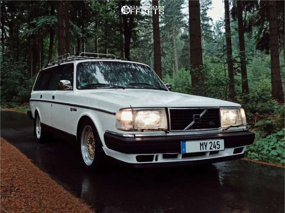 Volvo 240 Wagon Slammed