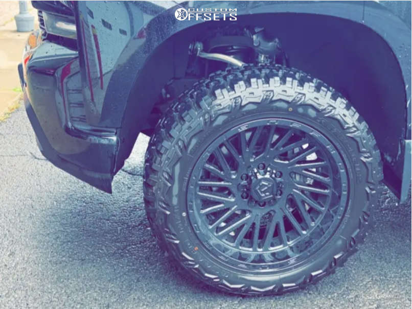 2019 Chevrolet Silverado 1500 with 20x10 -19 TIS 553B and 33/12.5R20 ...