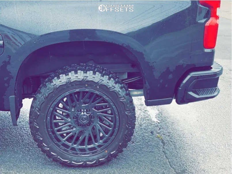 2019 Chevrolet Silverado 1500 with 20x10 -19 TIS 553B and 33/12.5R20 ...