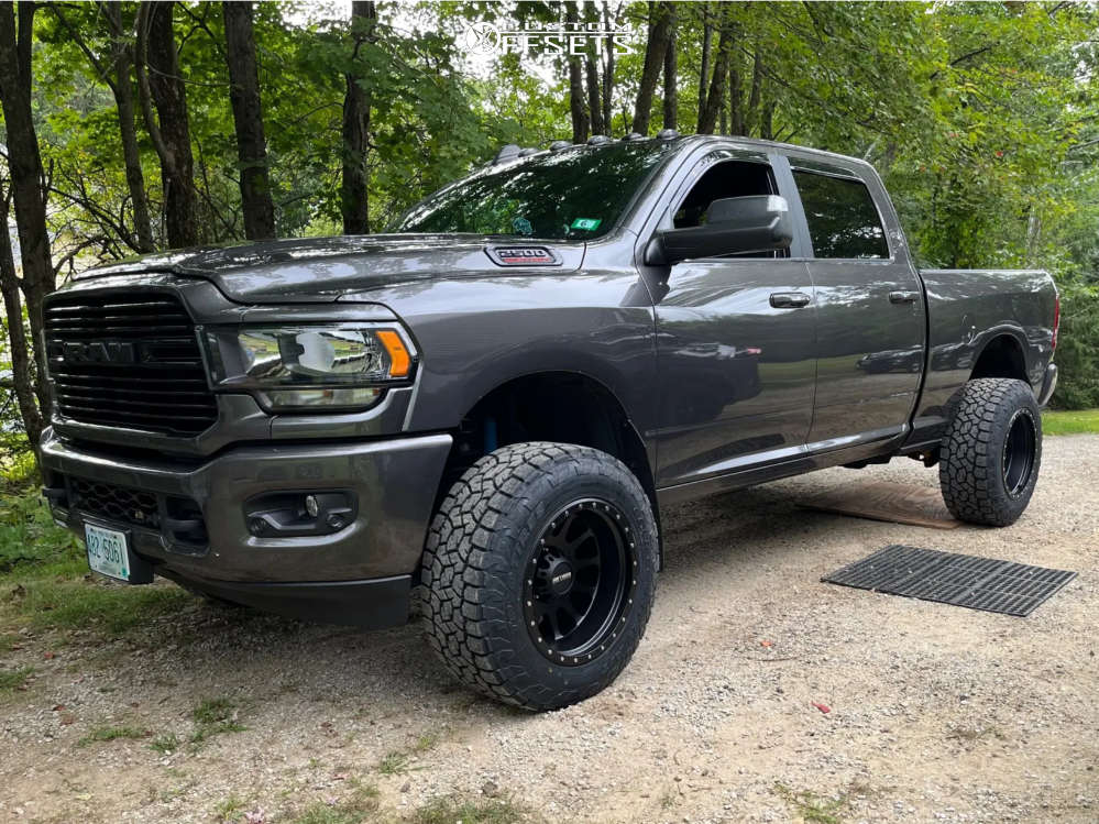 2020 Ram 2500 with 20x12 -52 Method Nv and 35/12.5R20 Toyo Tires Open ...