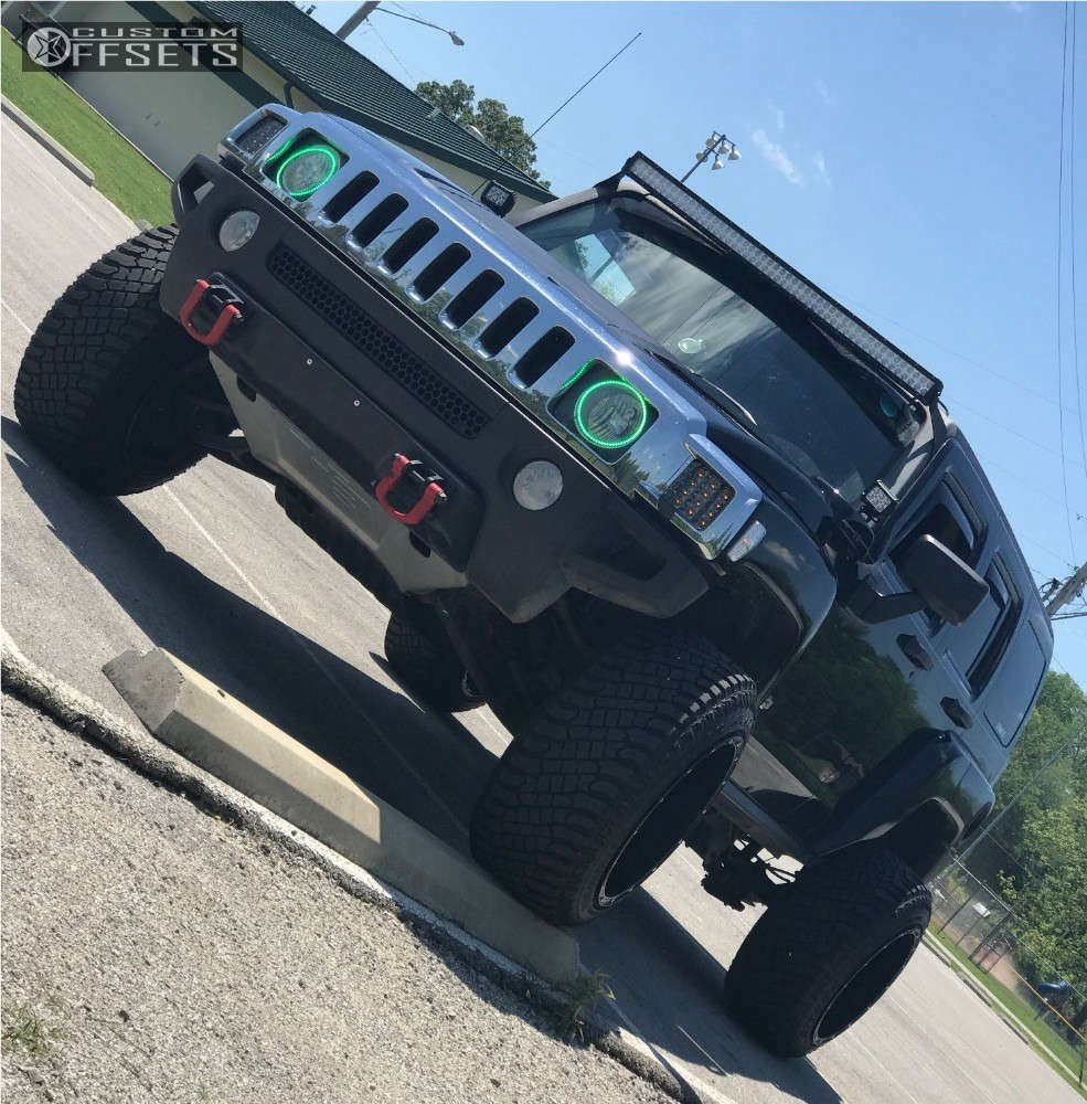 2007 Hummer H3 with 20x14 -76 Fuel Hostage and 33/12.5R20 Atturo Trail ...