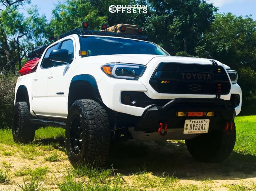 2020 Toyota Tacoma with 17x9 -12 Rock Trix RT111 and 285/70R17 Toyo ...