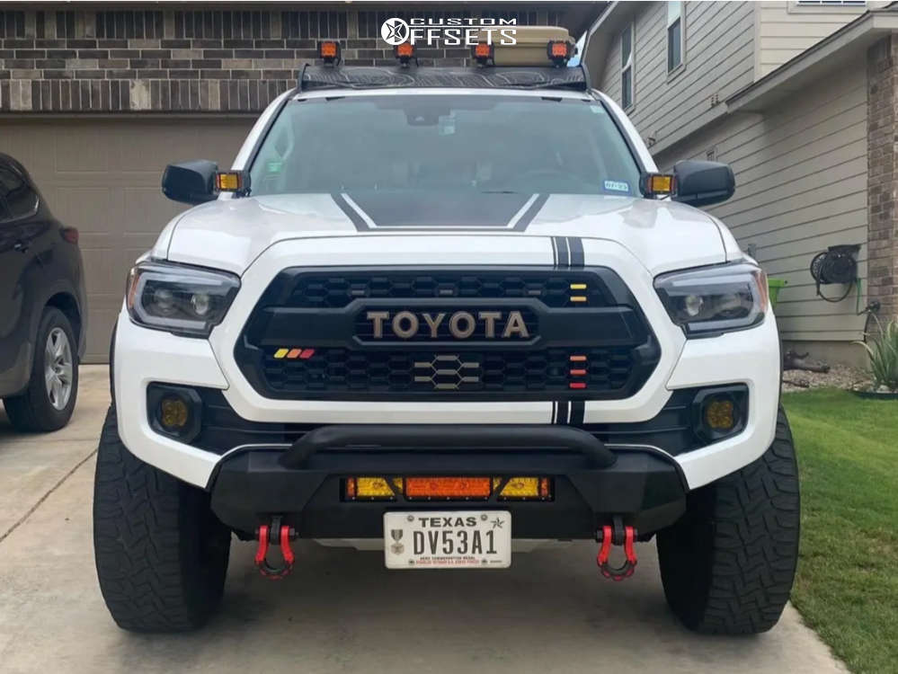 2020 Toyota Tacoma with 17x9 -12 Rock Trix RT111 and 285/70R17 Toyo ...