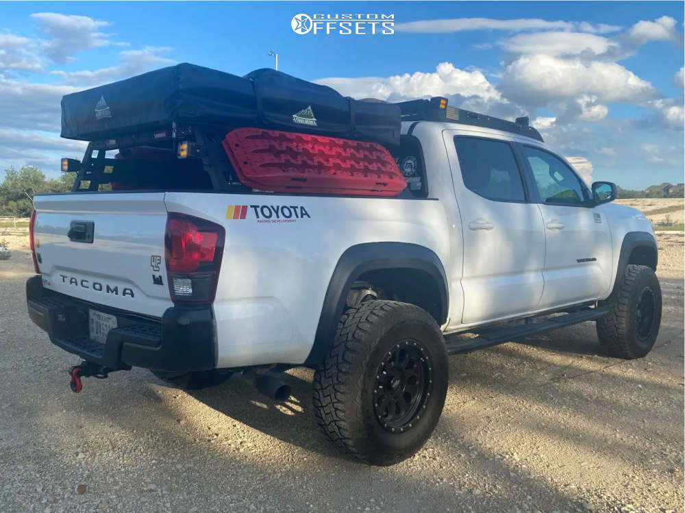 2020 Toyota Tacoma with 17x9 -12 Rock Trix RT111 and 285/70R17 Toyo ...