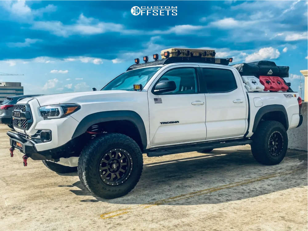 2020 Toyota Tacoma with 17x9 -12 Rock Trix RT111 and 285/70R17 Toyo ...