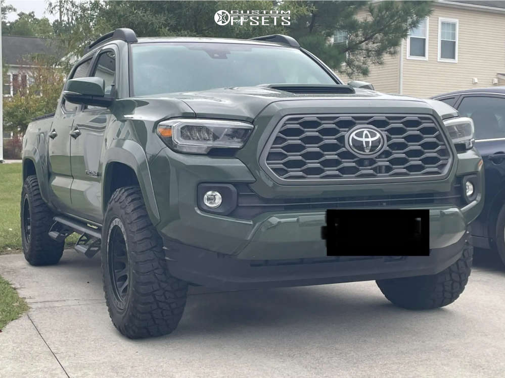 2021 Toyota Tacoma with 17x9 -12 Fuel Vector and 265/70R17 Landspider ...