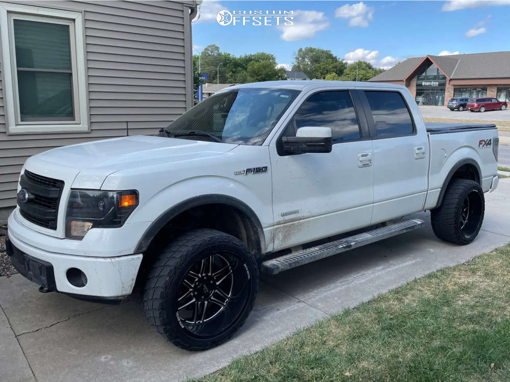 2013 Ford F-150 with 22x12 -44 Moto Metal Mo992 and 33/12.5R22 Road One ...