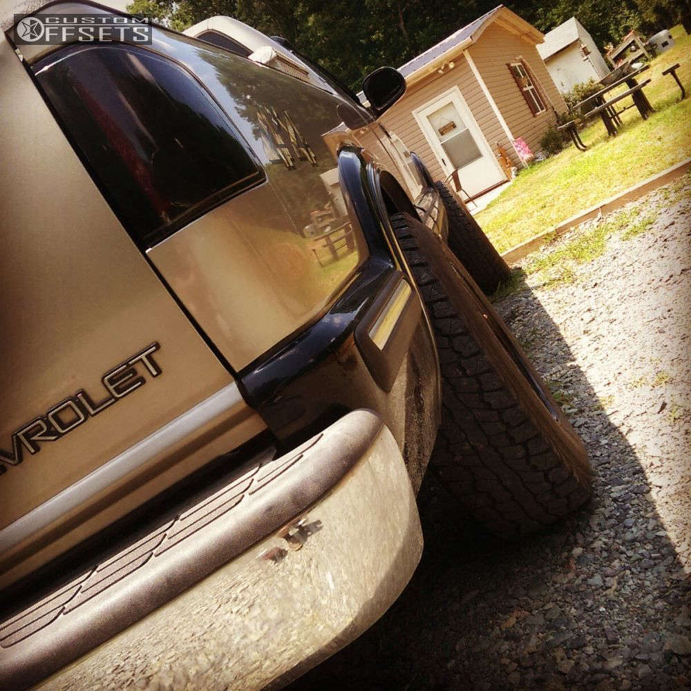 1998 Chevrolet S10 with 15x8 -19 Vision D Window and 30/9.5R15 Ohtsu AT ...