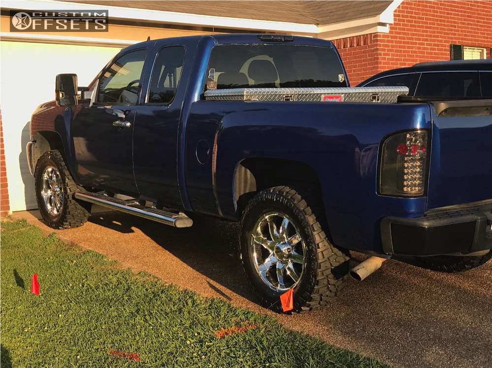 2007 Chevrolet Silverado 1500 with 20x9 18 Ultra Phantom and 35/12.5R20 ...
