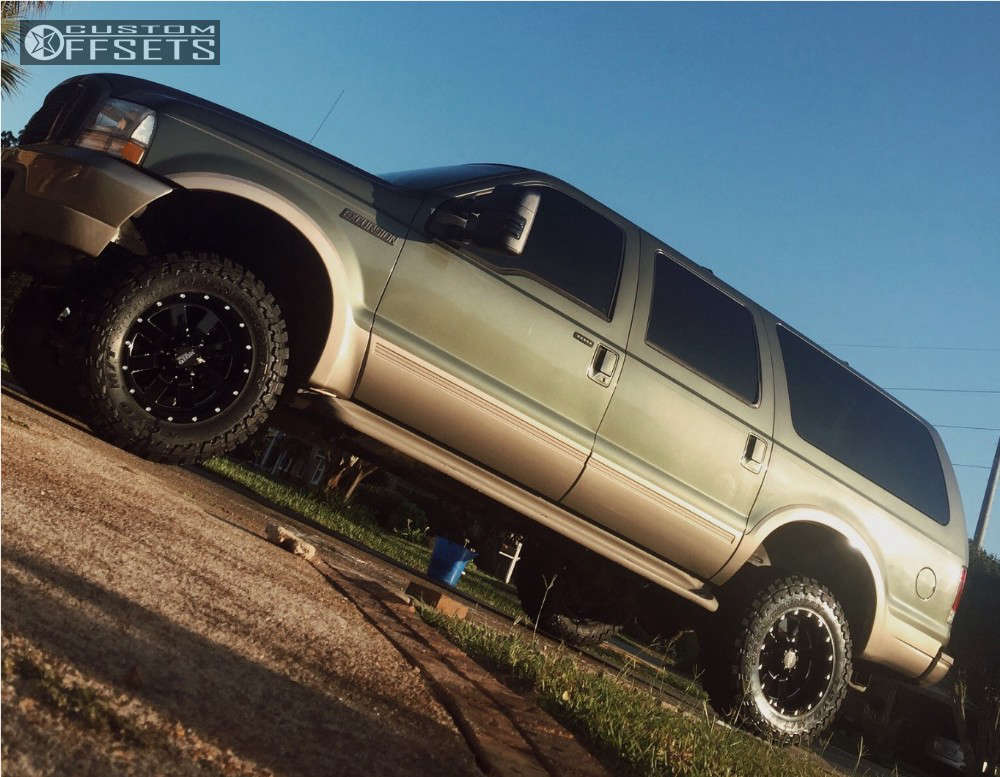 2003 Ford Excursion with 18x10 -24 Moto Metal Mo962 and 33/12.5R18 Toyo ...