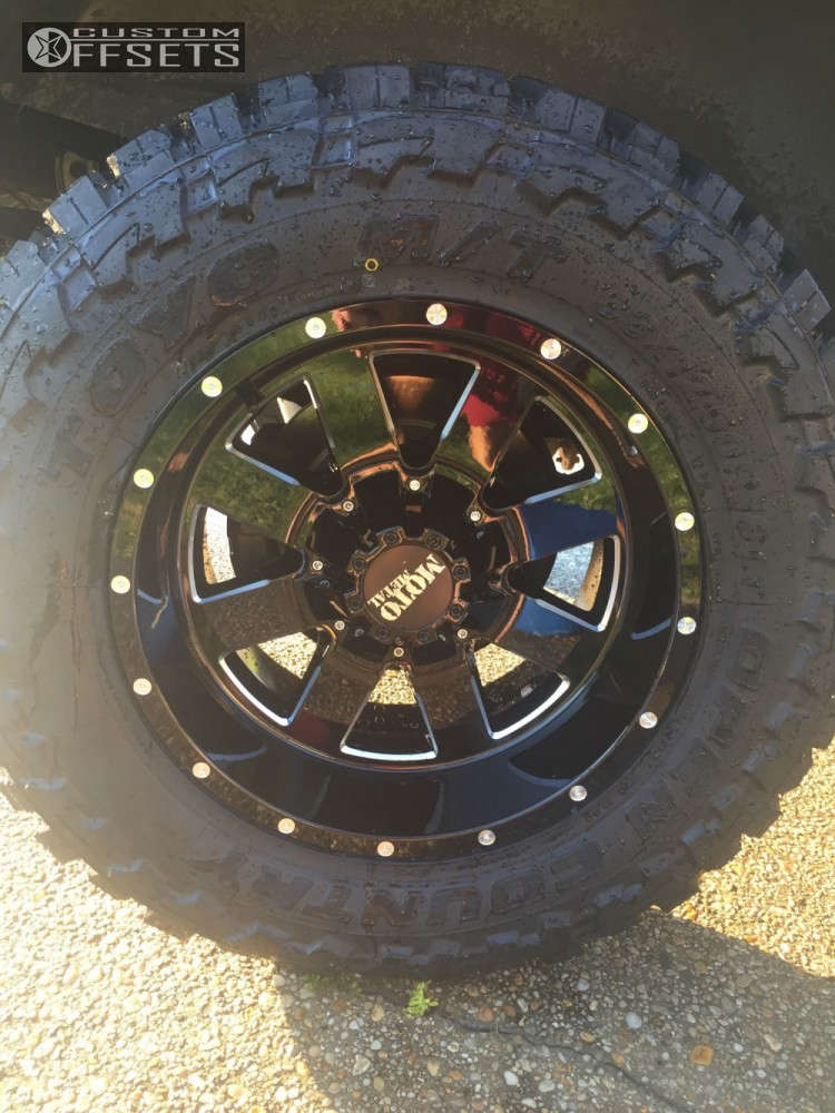 2003 Ford Excursion with 18x10 -24 Moto Metal Mo962 and 33/12.5R18 Toyo ...