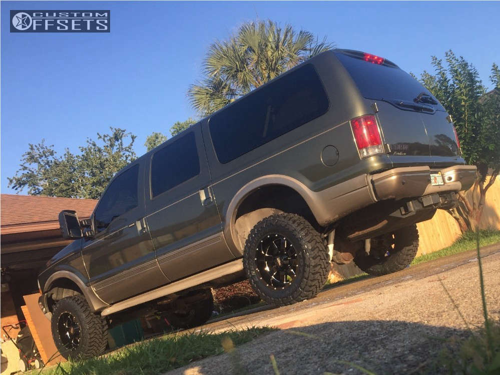 2003 Ford Excursion with 18x10 -24 Moto Metal Mo962 and 33/12.5R18 Toyo ...