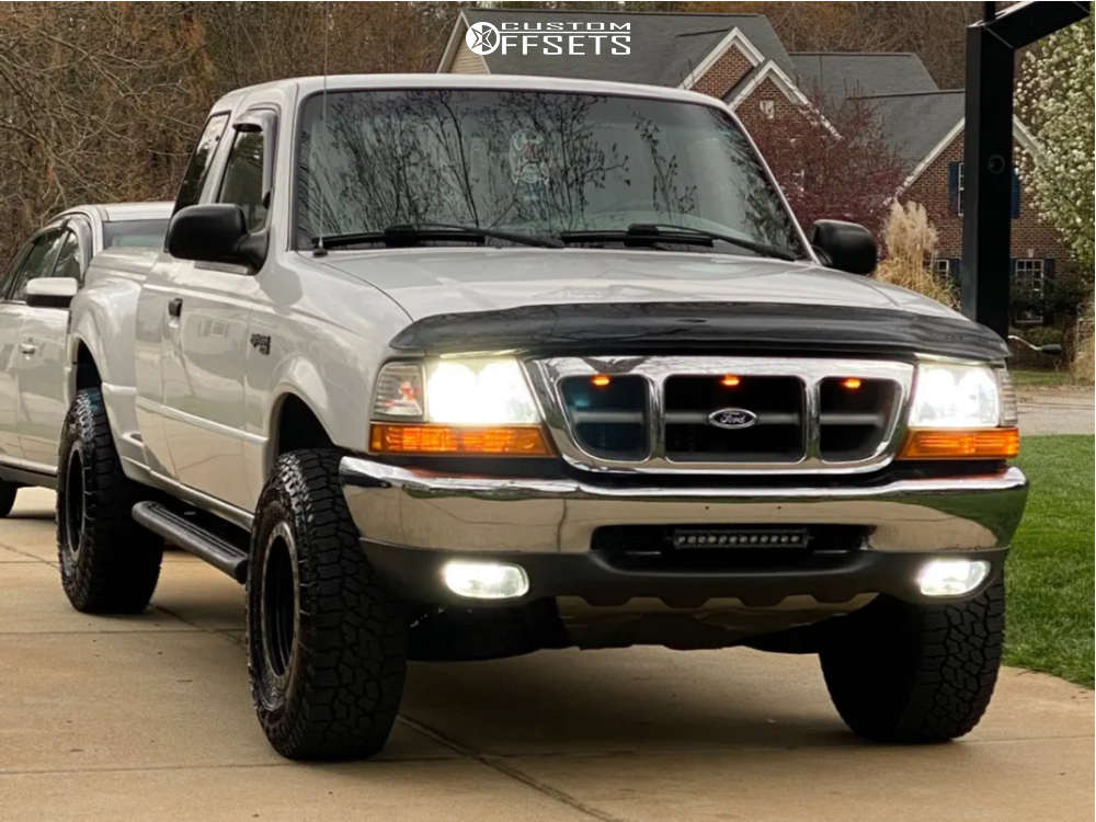 2000 Ford Ranger with 15x8 -18 Fuel Anza and 31/10.5R15 Falken WildPeak ...