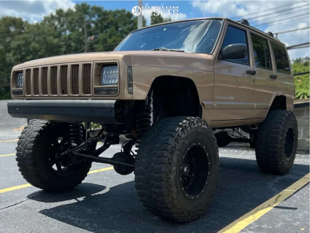 2000 Jeep Cherokee with 18x12 -44 Fuel Hostage and 37/13.5R18 Cooper ...
