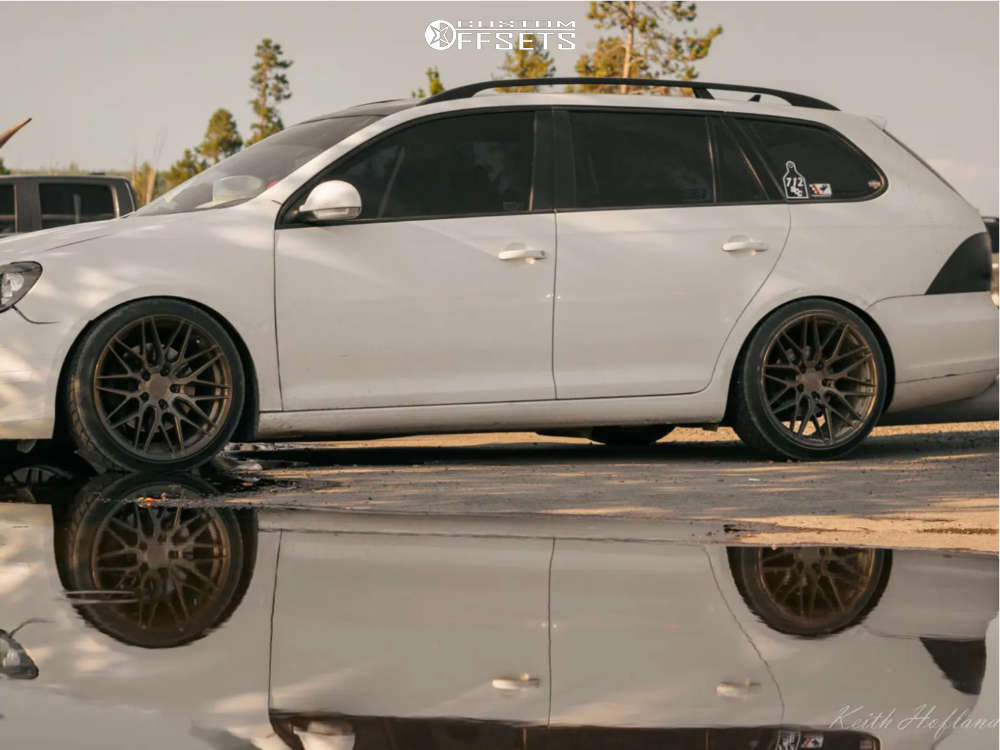 2013 Volkswagen Jetta with 18x9.5 45 F1R F103 and 225/40R18 Nitto Neo ...