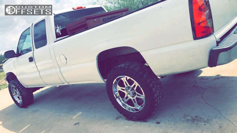 2007 Chevrolet Silverado 1500 Classic with 20x9 0 Hostile Havoc and 33/ ...