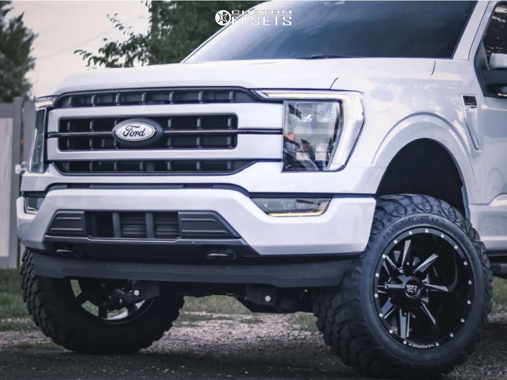 2022 Ford F-150 with 20x12 -44 Hardrock H703 and 35/12.5R20 Versatyre ...