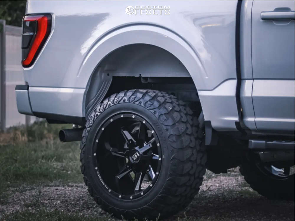 2022 Ford F-150 with 20x12 -44 Hardrock H703 and 35/12.5R20 Versatyre ...
