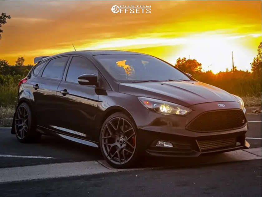 2015 Ford Focus with 20x9.5 33 RTR Tech 7 and 245/35R20 Nitto Nt555 G2 ...