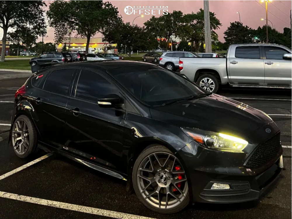 2015 Ford Focus with 20x9.5 33 RTR Tech 7 and 245/35R20 Nitto Nt555 G2 ...