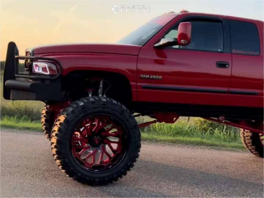 2001 Dodge Ram 2500 with 28x18 -117 Grid GF17 and 44/19.5R28 Interco ...