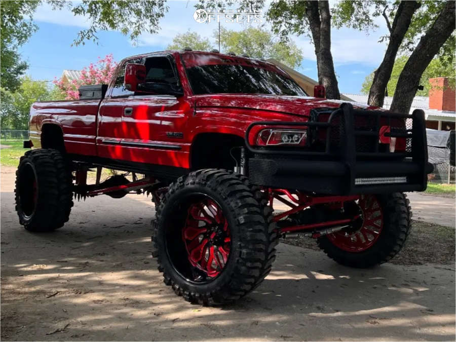 2001 Dodge Ram 2500 with 28x18 -117 Grid GF17 and 44/19.5R28 Interco ...