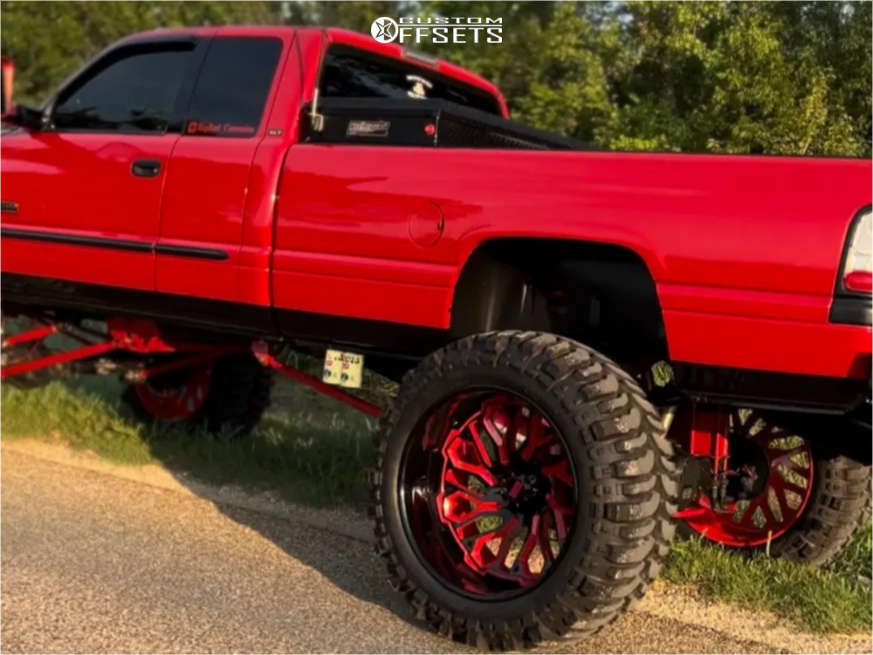 2001 Dodge Ram 2500 with 28x18 -117 Grid GF17 and 44/19.5R28 Interco ...