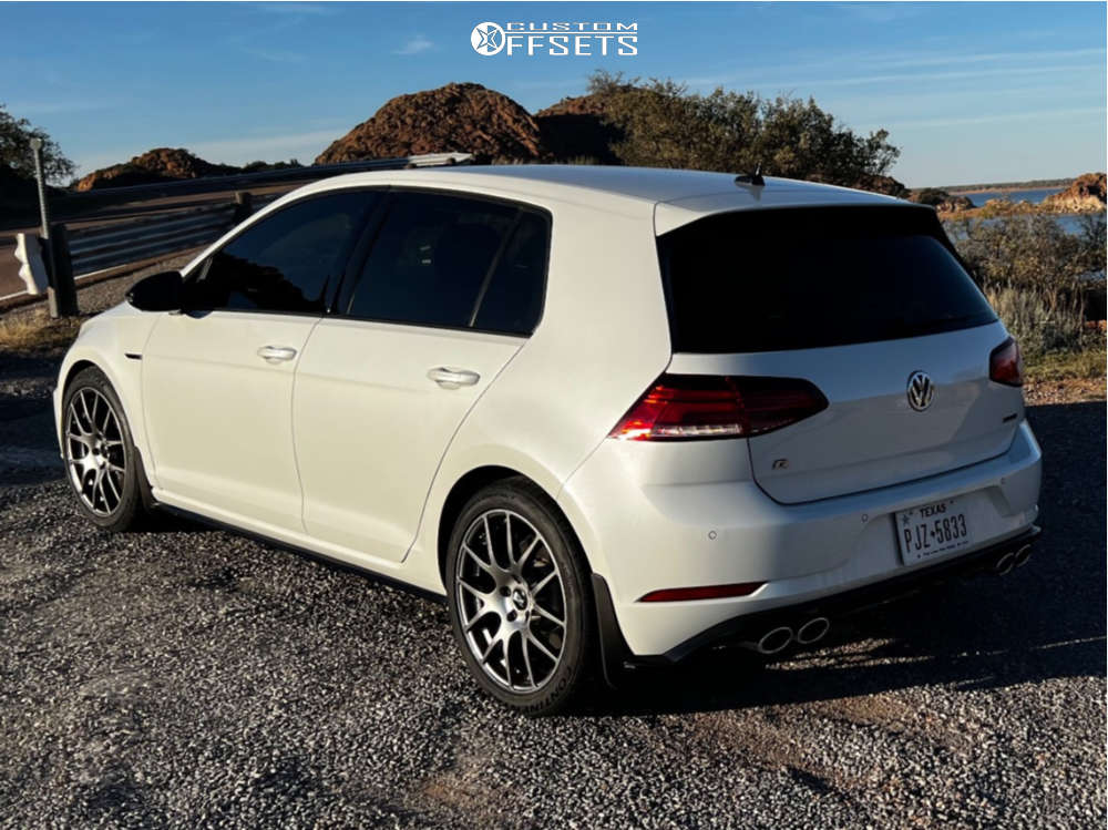 2019 Volkswagen Golf R with 18x8.5 45 Neuspeed RSe12 and 245/40R18 ...
