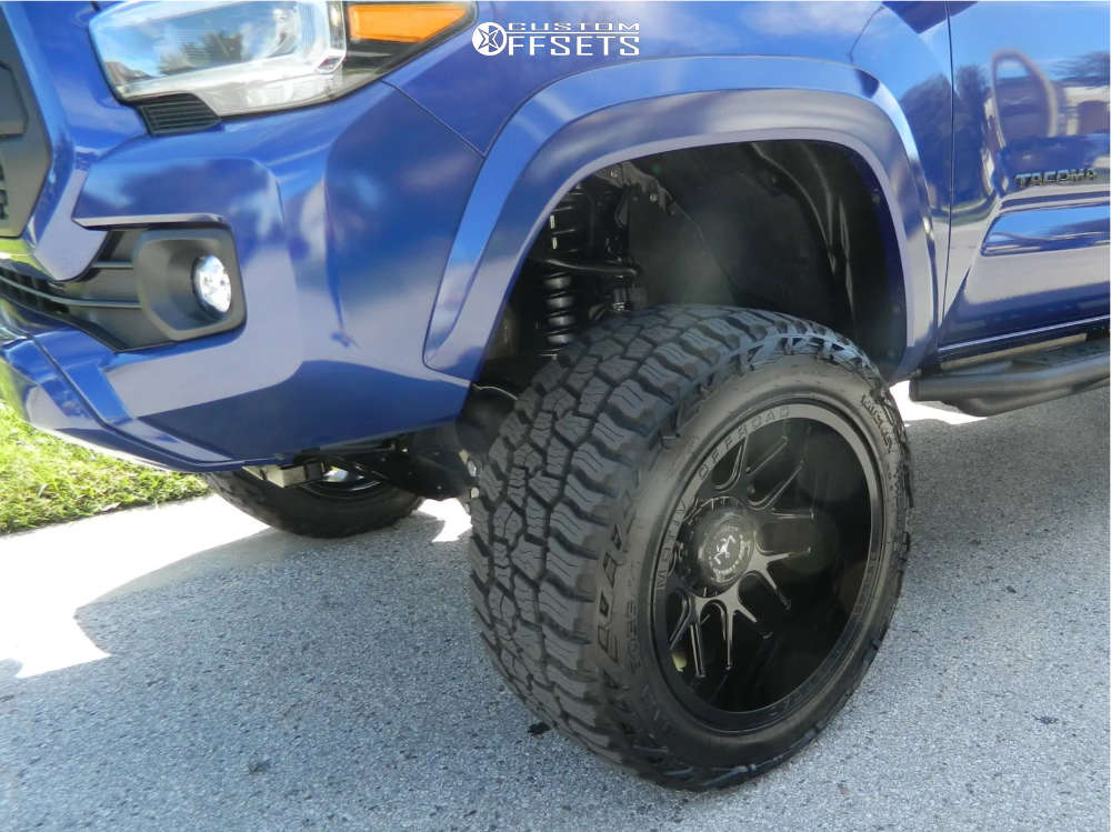 2022 Toyota Tacoma with 20x12 -44 Motiv Offroad Magnus and 33/13.5R20 ...