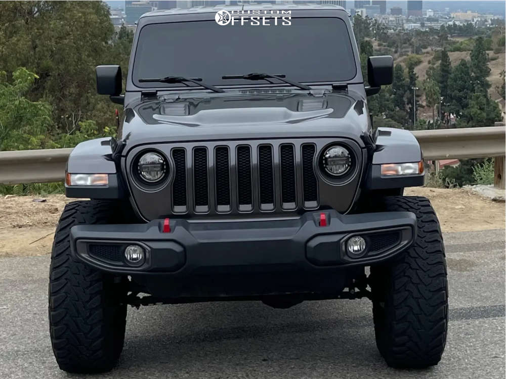 2018 Jeep Wrangler with 17x9 -12 Method Mr312 and 37/12.5R17 Toyo Tires ...