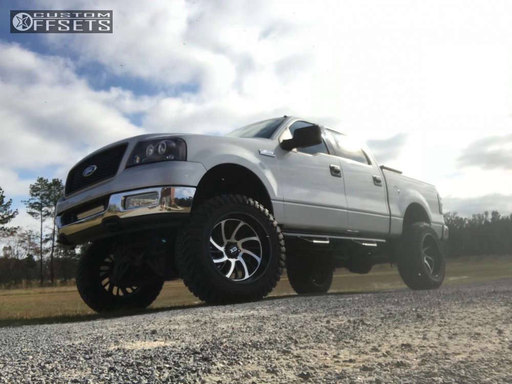 2004 Ford F-150 with 22x12 -44 XD Surge and 37/13.5R22 Atturo Trail ...