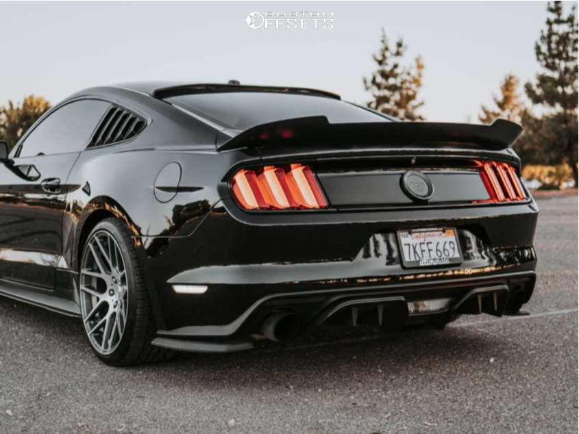 2015 Ford Mustang with 20x9 35 Element El006 and 245/35R20 Toyo Tires ...