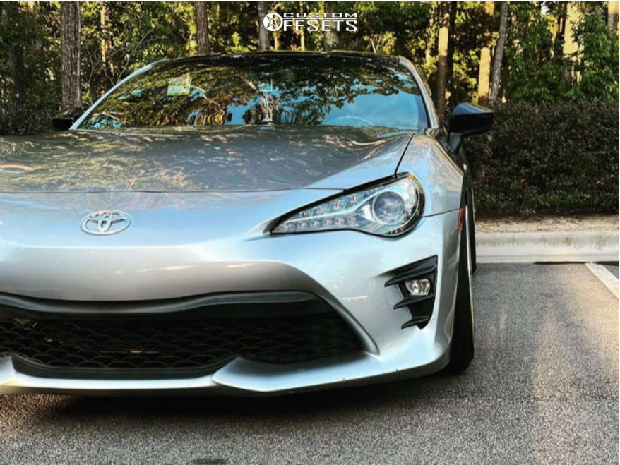 2018 Toyota 86 with 18x9.5 23 Work Vs Xx and 225/40R18 Michelin Pilot ...