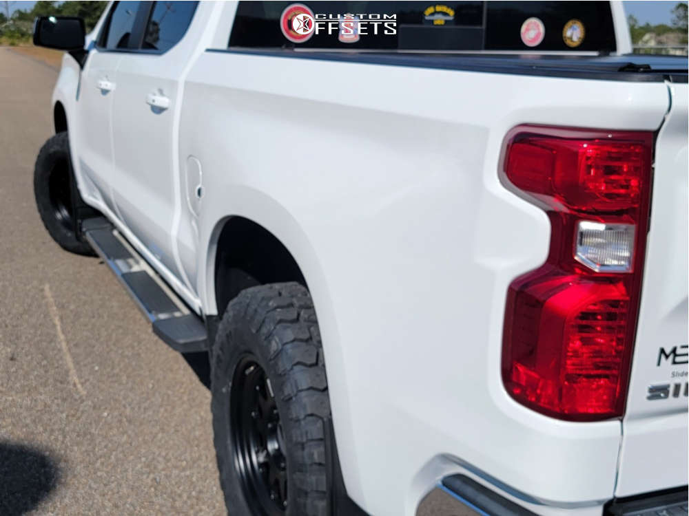 2019 Chevrolet Silverado 1500 with 17x8.5 0 Method Mr316 and 285/70R17 ...