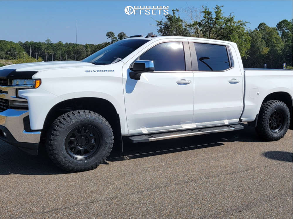 2019 Chevrolet Silverado 1500 with 17x8.5 0 Method Mr316 and 285/70R17 ...