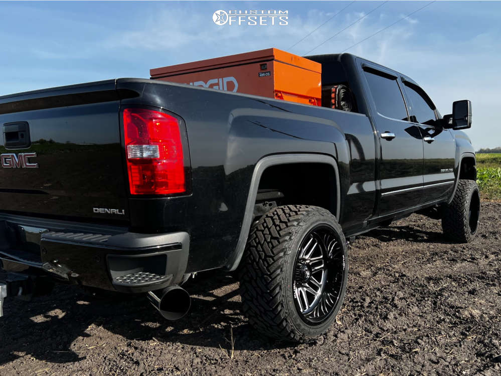 2016 GMC Sierra 2500 HD with 22x12 -43 Fuel Ignite and 33/12.5R22 Fuel ...