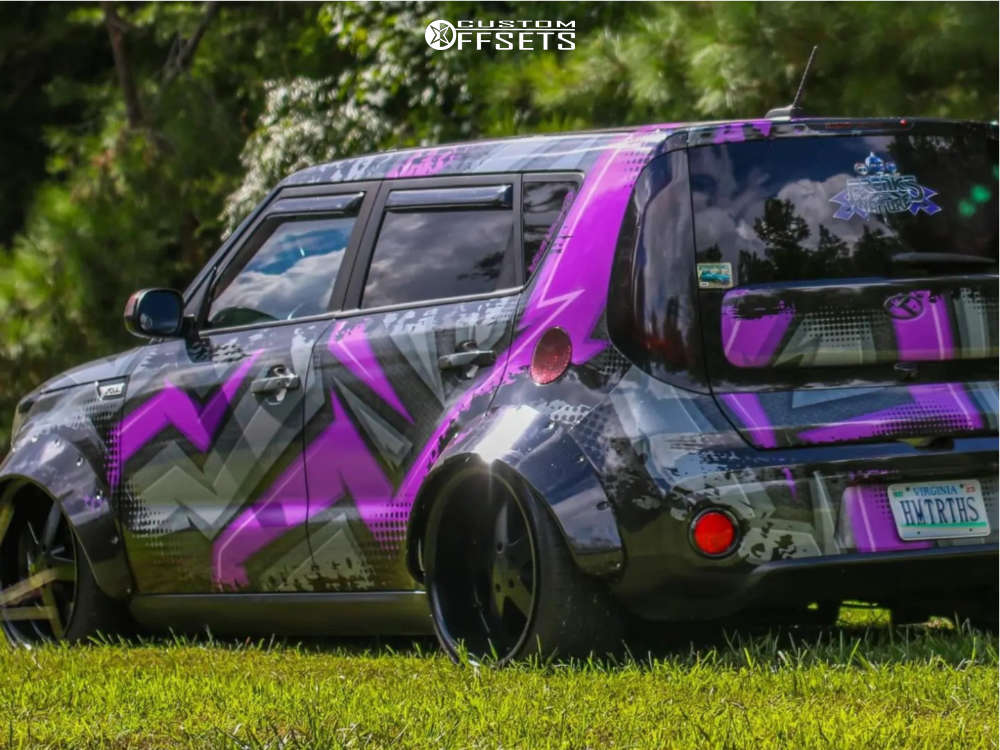 2017 Kia Soul with 20x9 35 XXR 968 and 235/35R20 Lexani Lx-twenty and ...