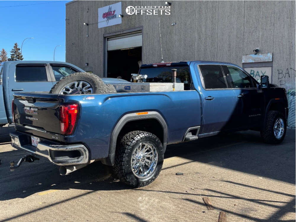 2022 GMC Sierra 2500 HD with 20x10 -19 TIS 547C and 305/55R20 Nitto ...