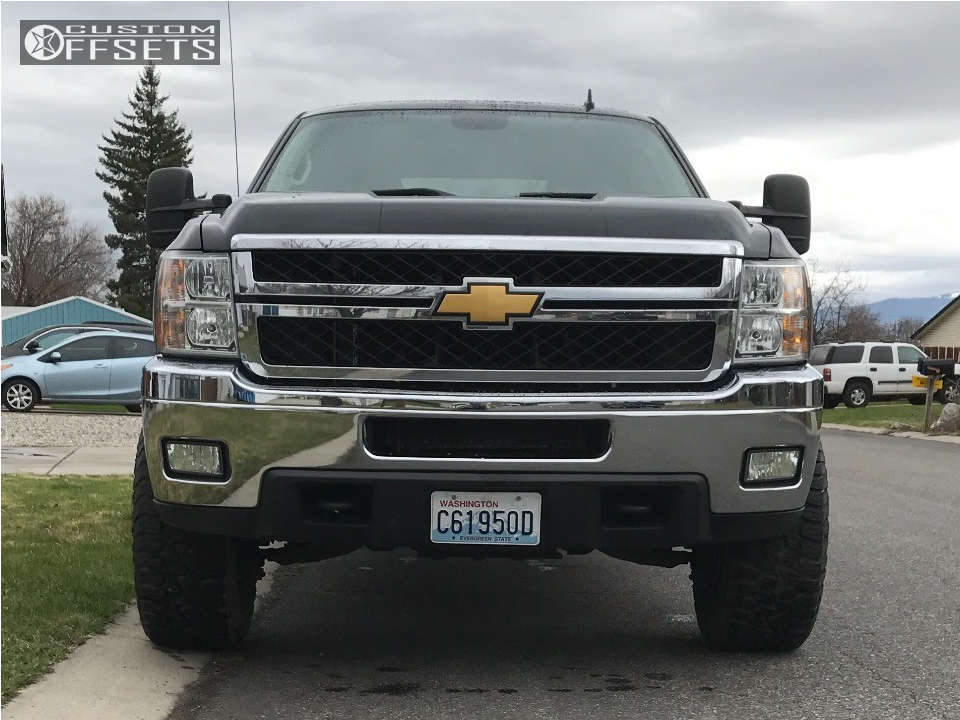 2012 Chevrolet Silverado 2500 HD with 20x10 -24 Havok H109 and 285 ...
