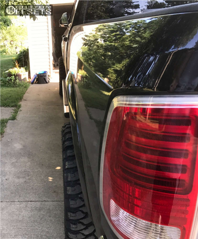2016 Ram 3500 with 22x10 -20 Tuff T05 and 35/12.5R22 Free Passer CT404 ...